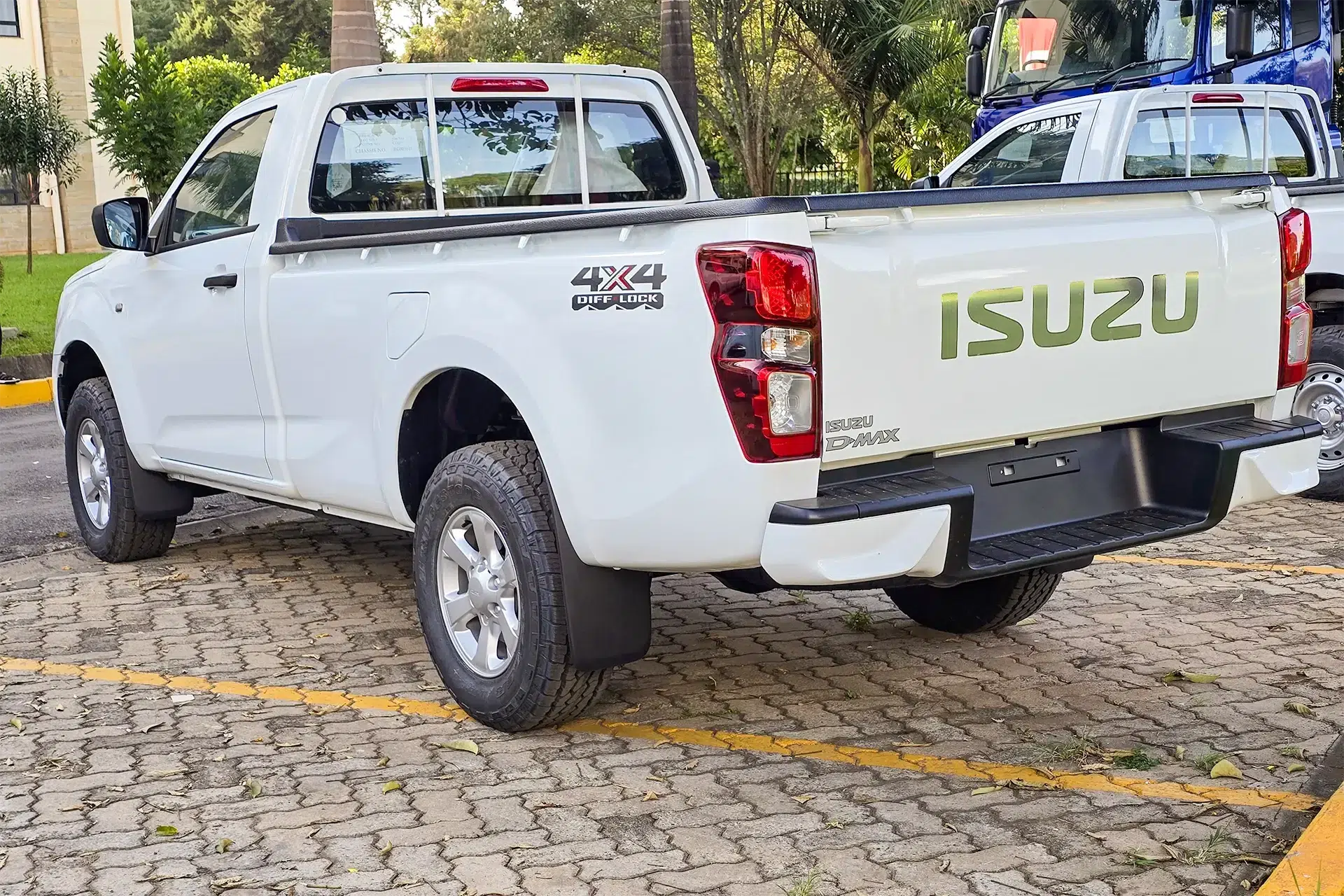4x4 Single Cab Pickups - Automatic - Wangombe Truck Dealer