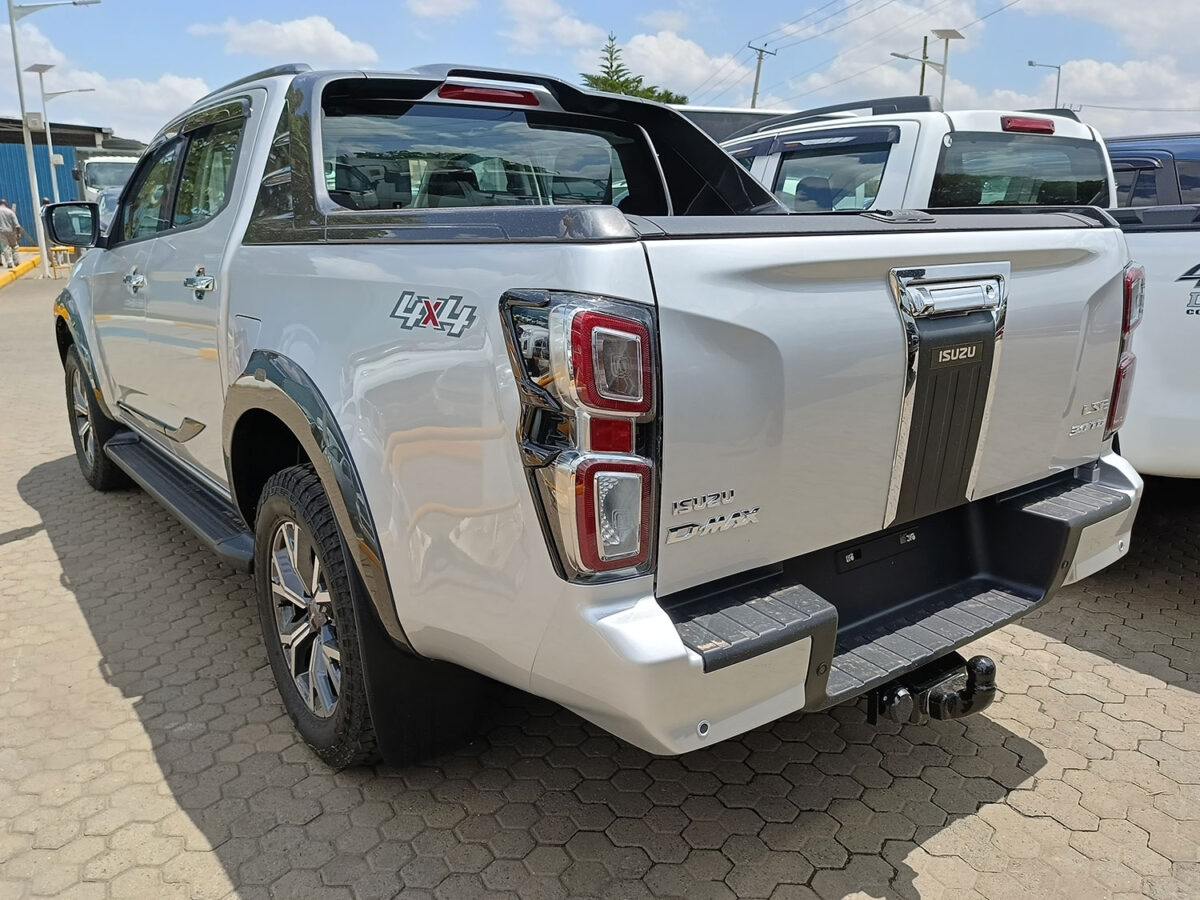 TFS 40 Luxury Automatic Double Cab - Wangombe Truck Dealer